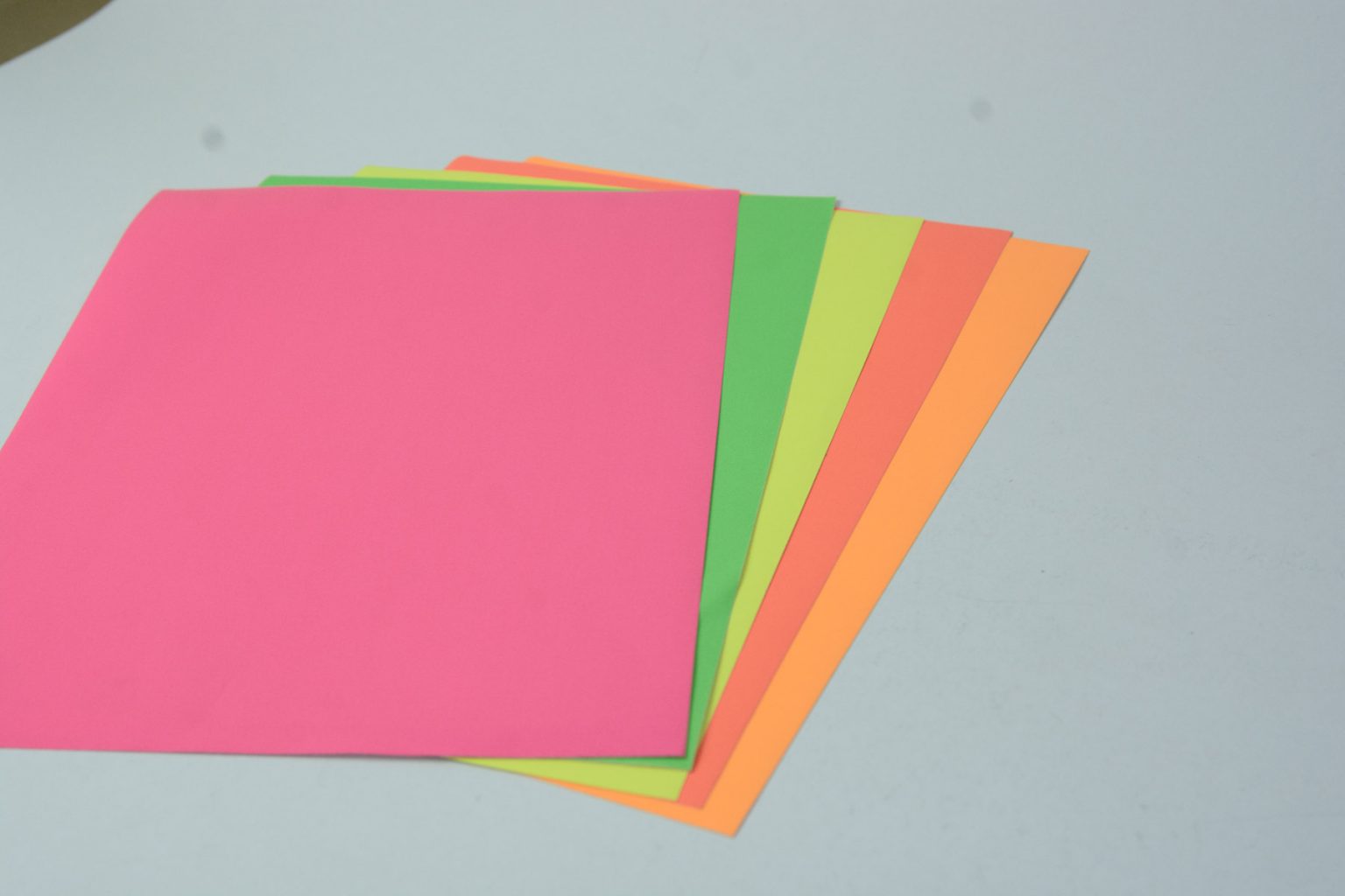 PAPEL BOND A4 75G COLORES – Monserrath